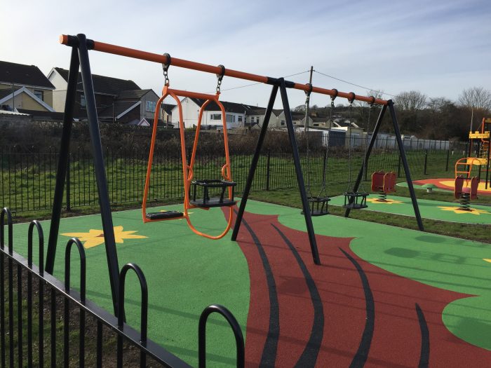 Felinfoel Play Area - Llanelli Rural Council : Llanelli Rural Council